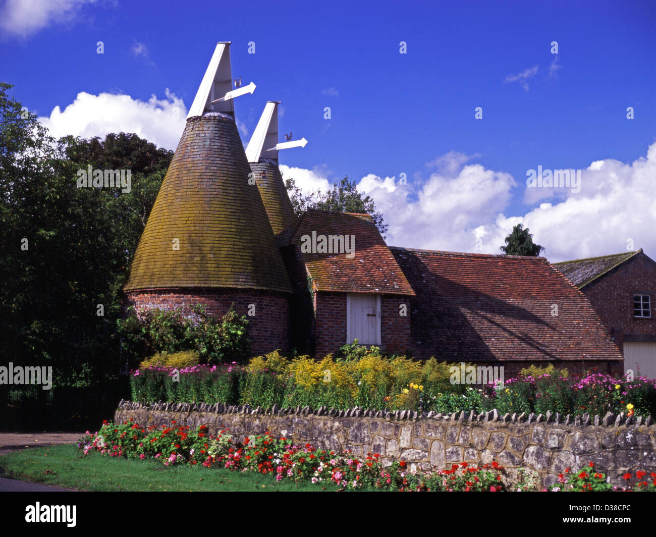 Oast house smarden hi-res stock photography and images - Alamy