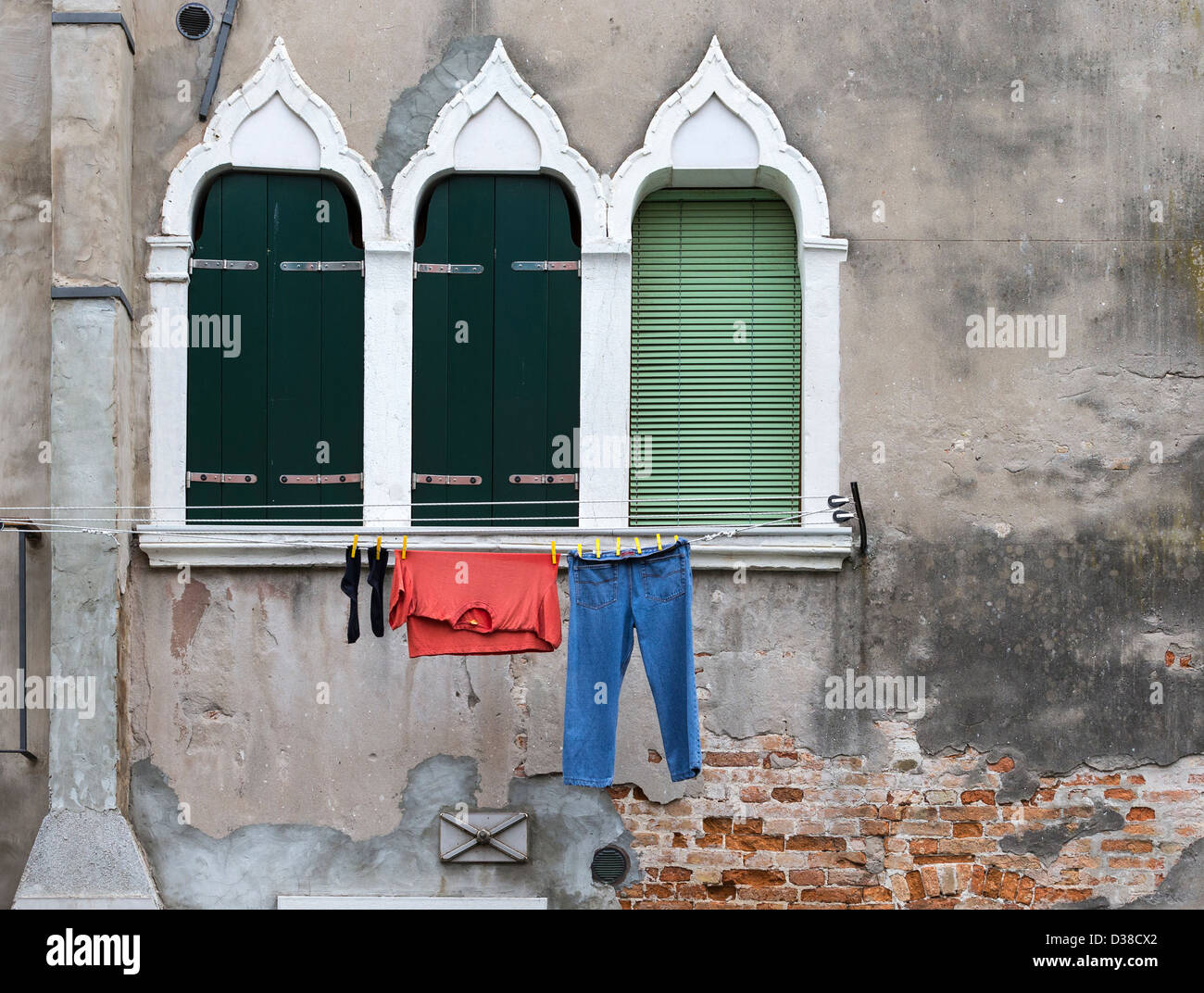 Trefoil arched window hi-res stock photography and images - Alamy