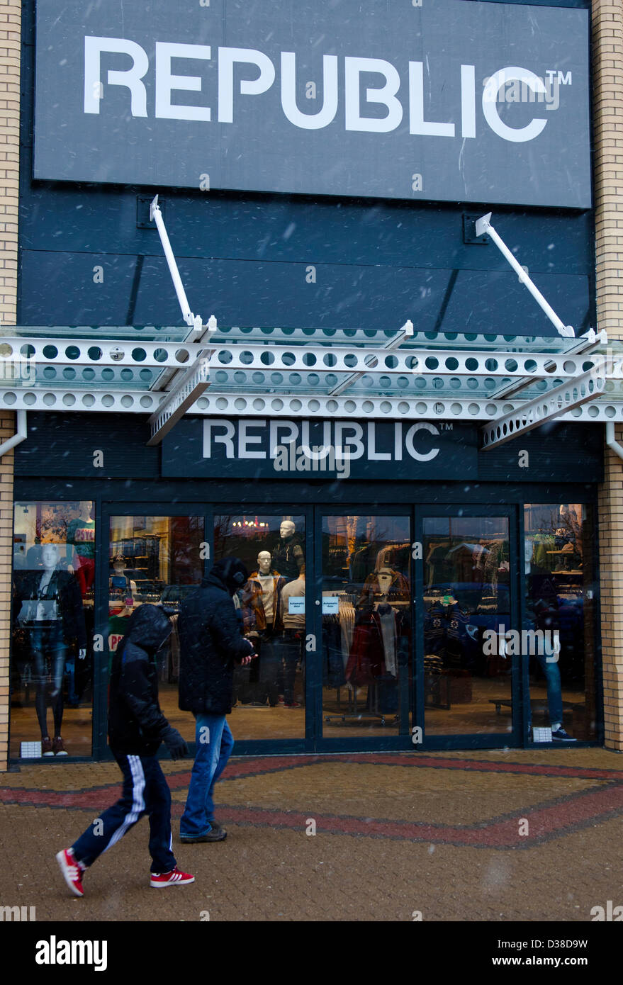 Fort Kinnaird, Edinburgh, Scotland, UK. 13 February 2013. Republic ...