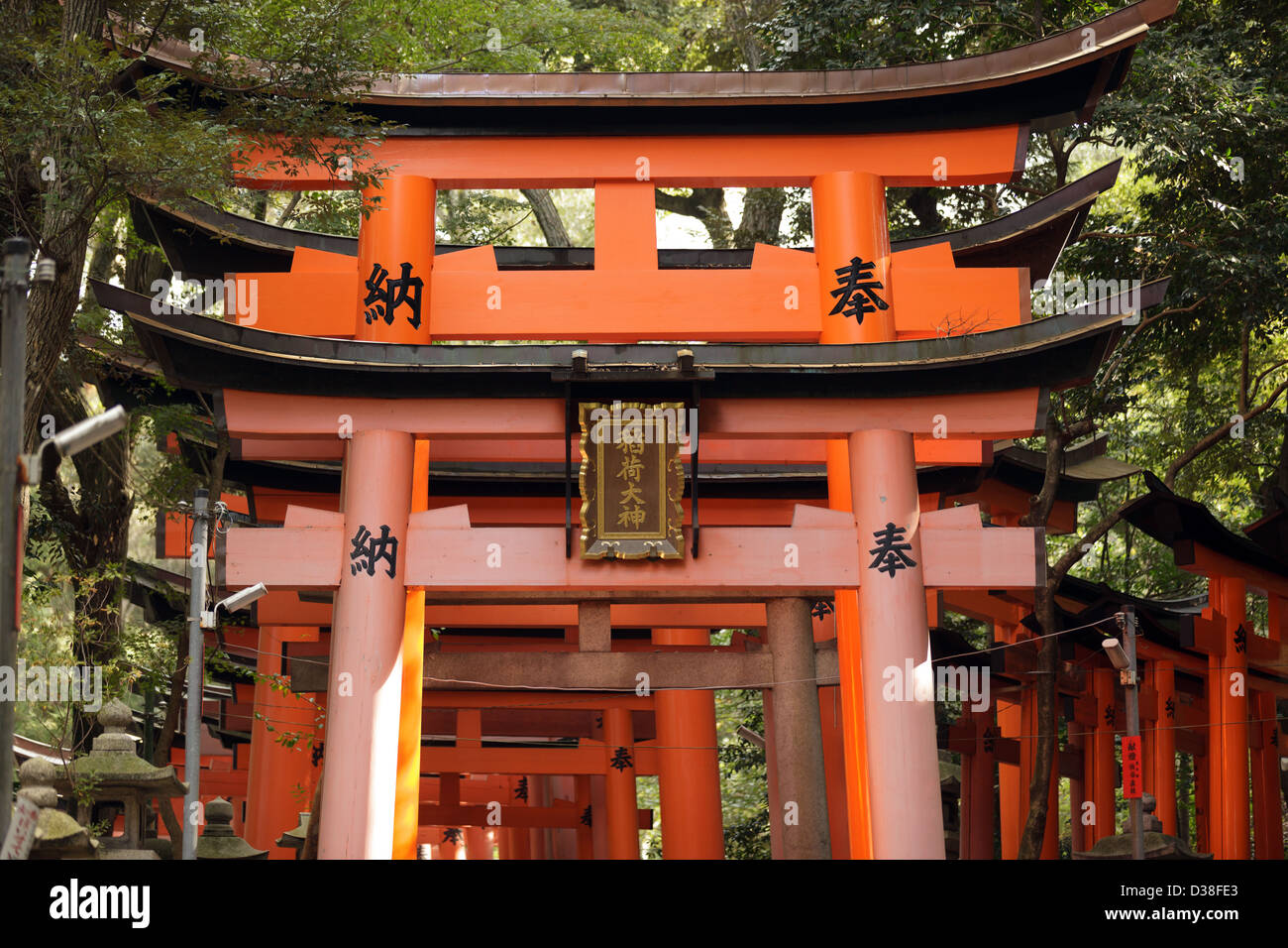 Entrance of the fushimi Inari shrine torii tunnel in Kyoto, Japan Stock ...