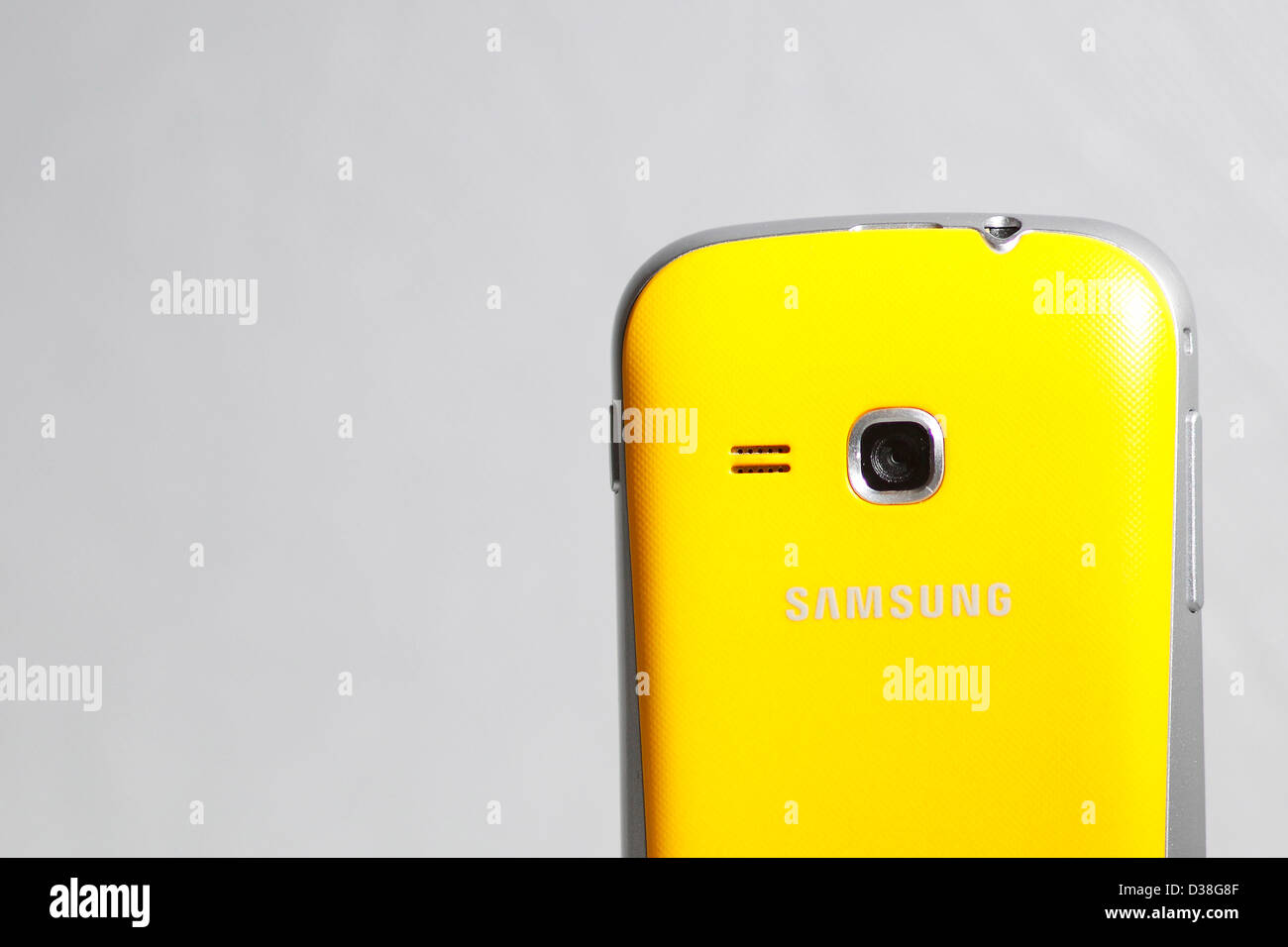 A yellow Samsung mobile phone Stock Photo - Alamy