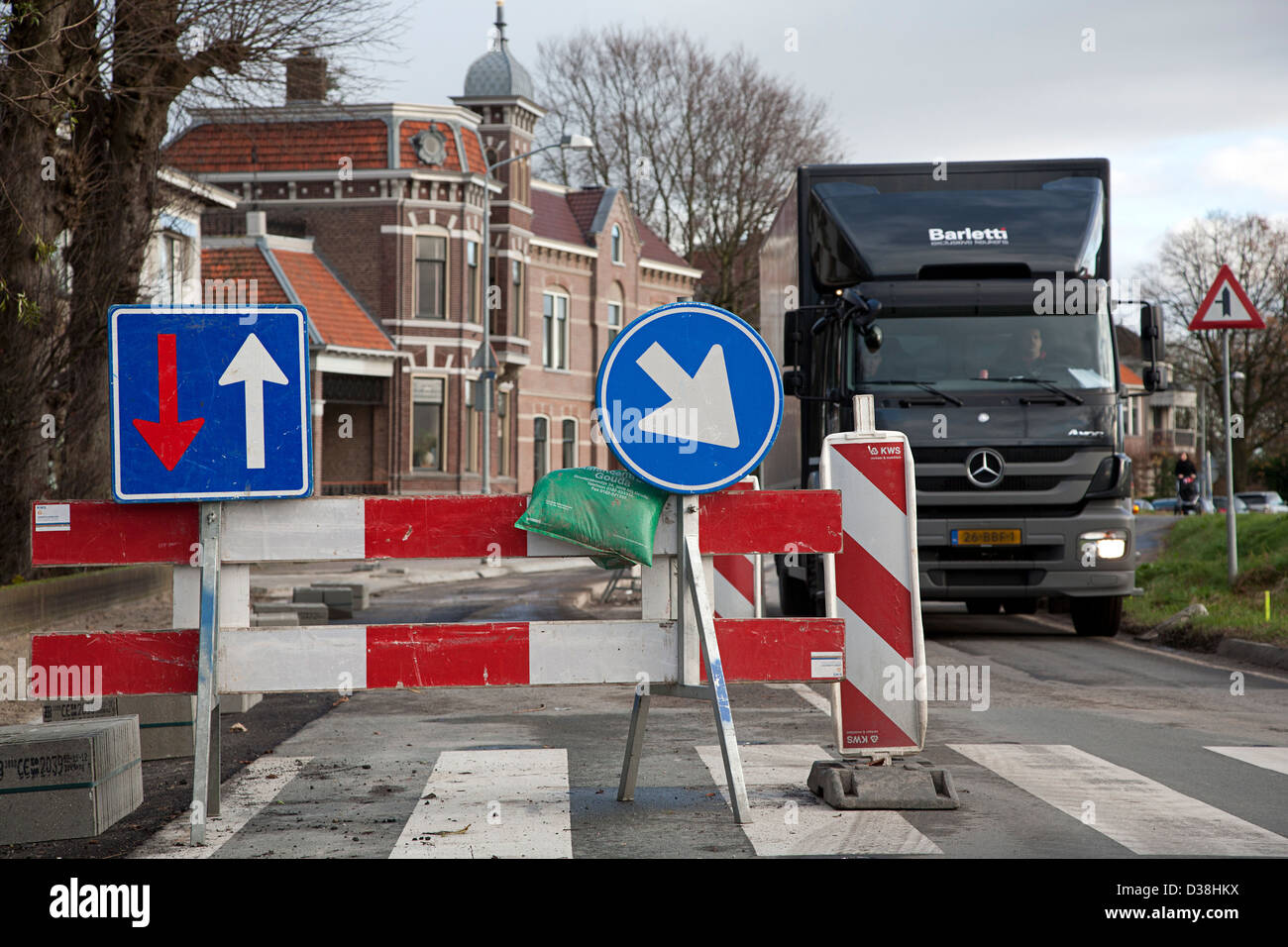 Narrowing hi-res stock photography and images - Alamy