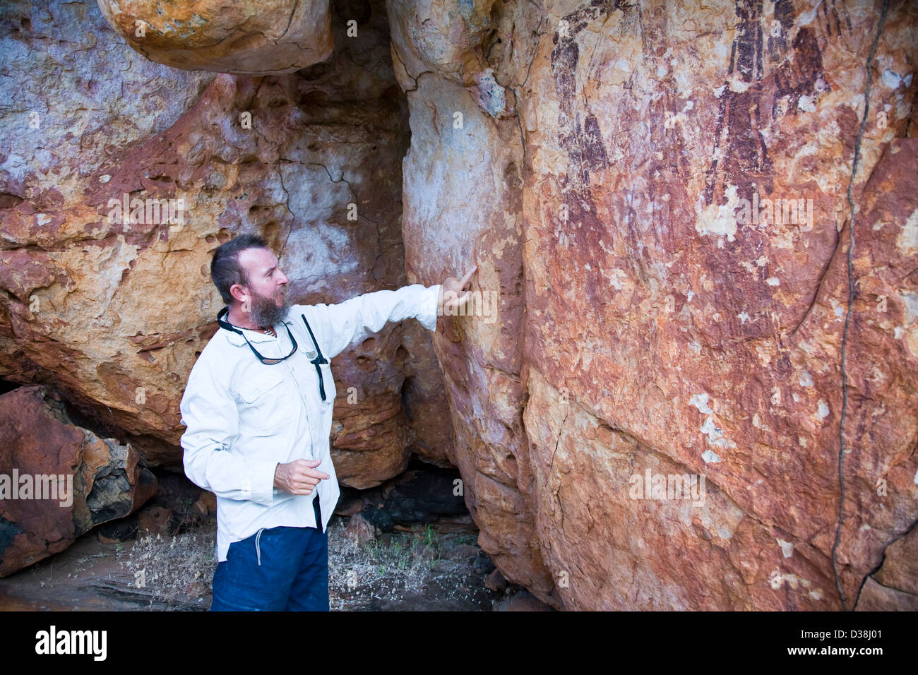 Pointing out some examples of Gwion Gwion (or Bradshaw) Aboriginal rock ...