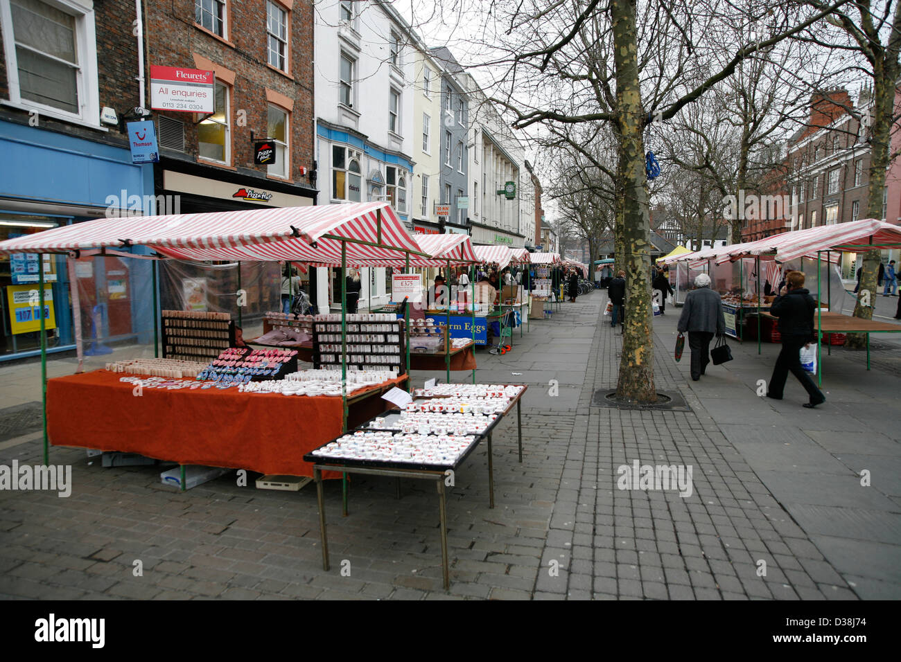 Farmers Market in Parliament Street , York Stock Photo - Alamy