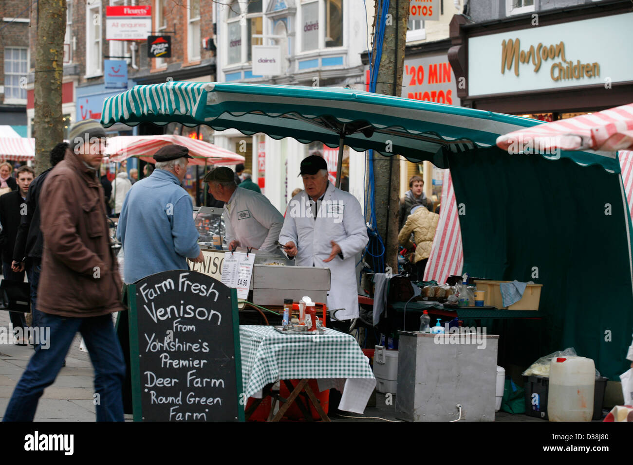 Farmers Market in Parliament Street , York Stock Photo - Alamy