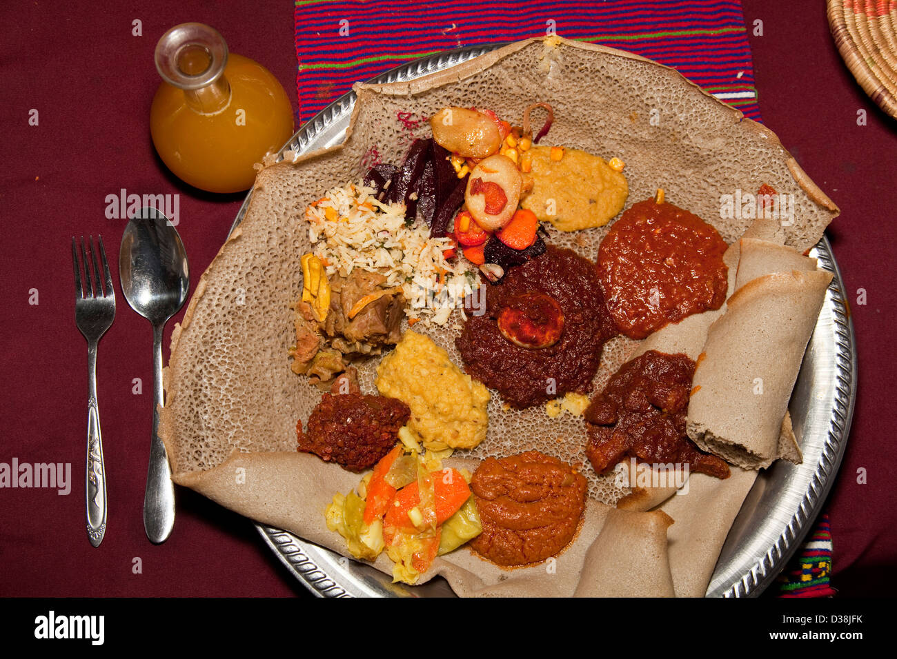 Ethiopian food injera hi-res stock photography and images - Alamy