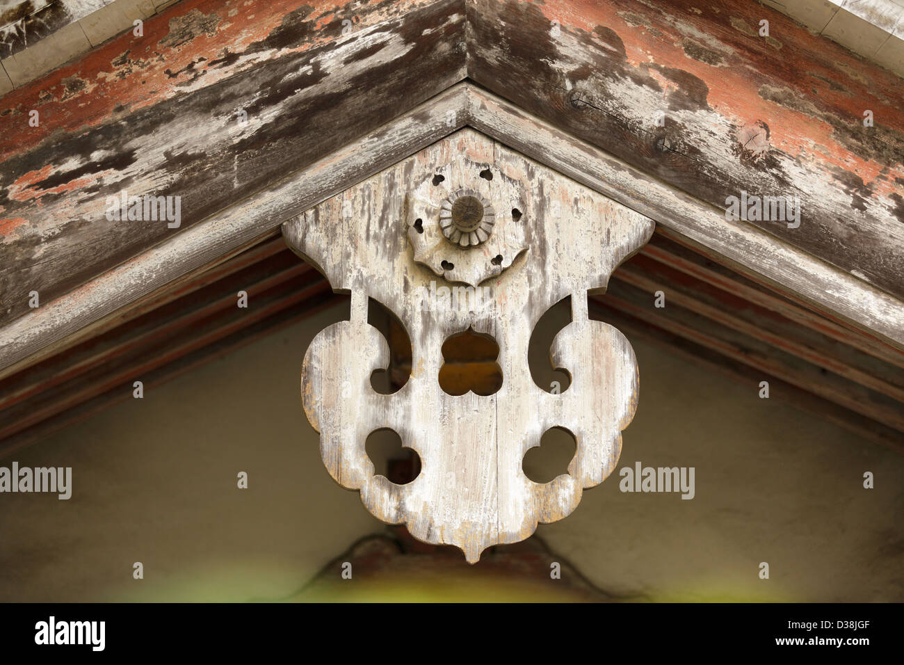 Detail of Japanese buddhist temple wooden structure Stock Photo - Alamy