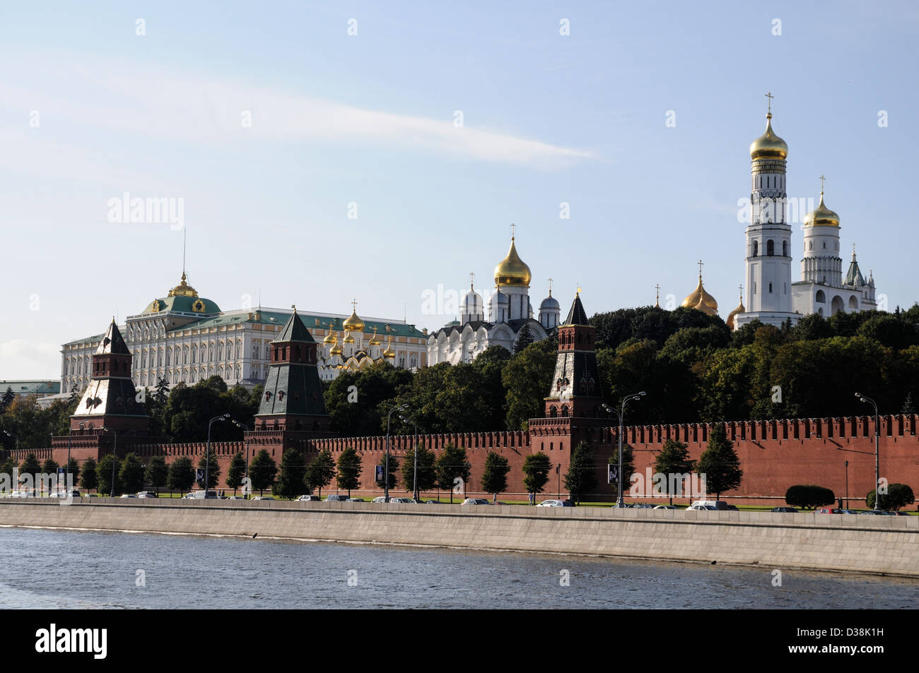 Moskau kreml fluss hi-res stock photography and images - Alamy