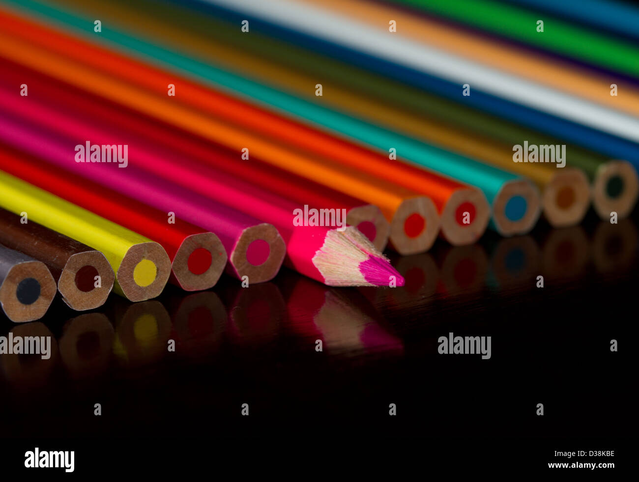 Colouring pencils line hi-res stock photography and images - Alamy