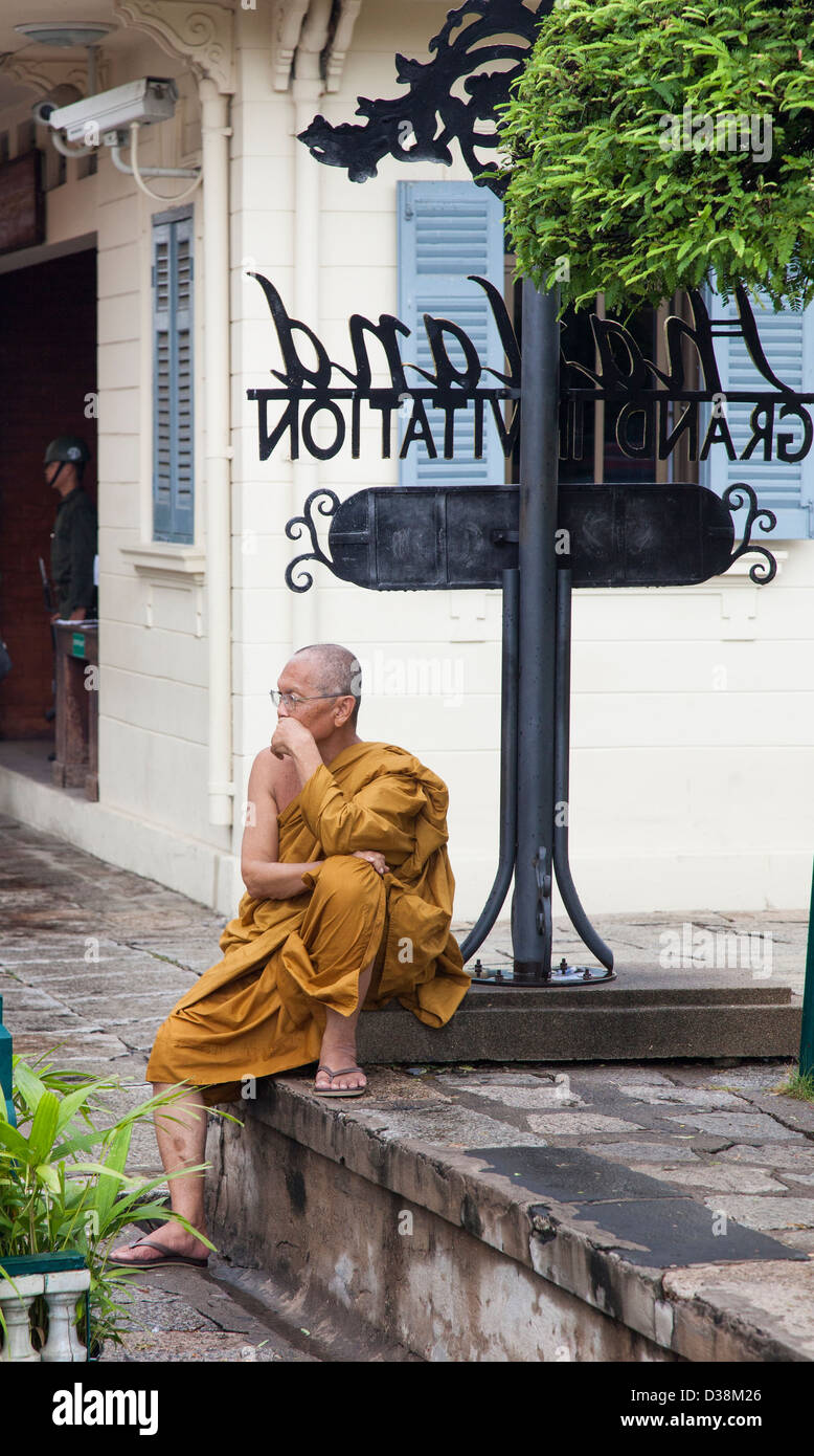 Robed monk at the Grand Palace Bangkok Thailand Stock Photo - Alamy