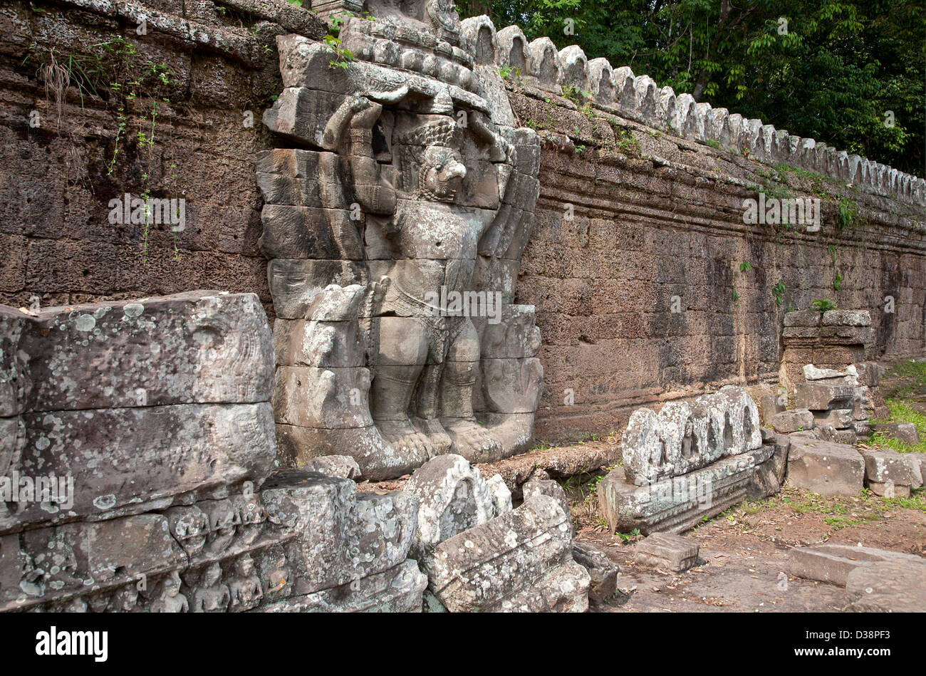 Giant Garuda. Preah Khan temple. Angkor. Cambodia Stock Photo - Alamy