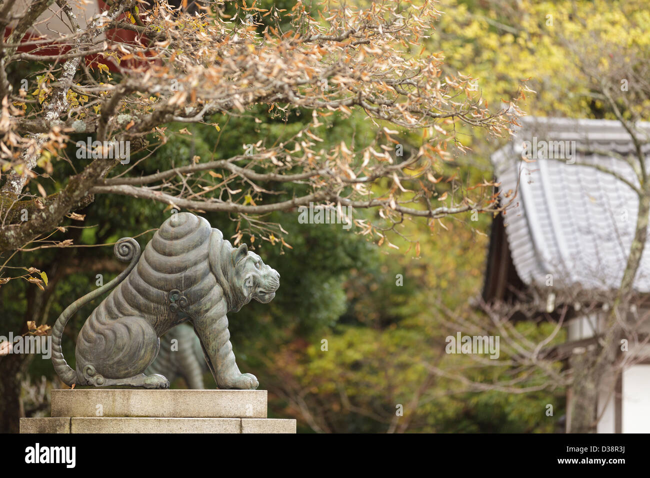 Spiral tiger guardian statue at the Kurama temple, Kyoto, Japan Stock ...