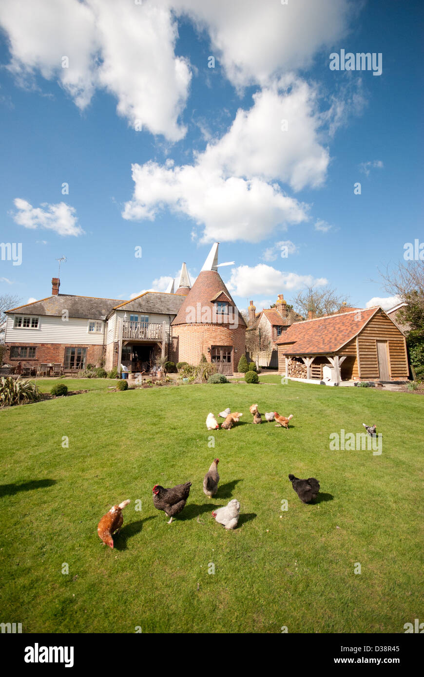 Oast house conversion hi-res stock photography and images - Alamy