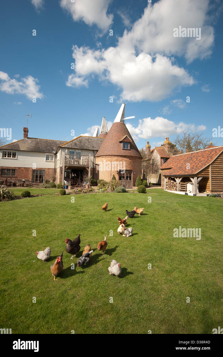 Oast house oasthouse hi-res stock photography and images - Alamy