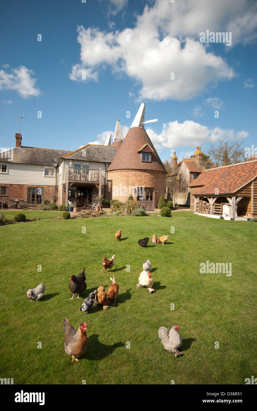 Oast house oasthouse hi-res stock photography and images - Alamy
