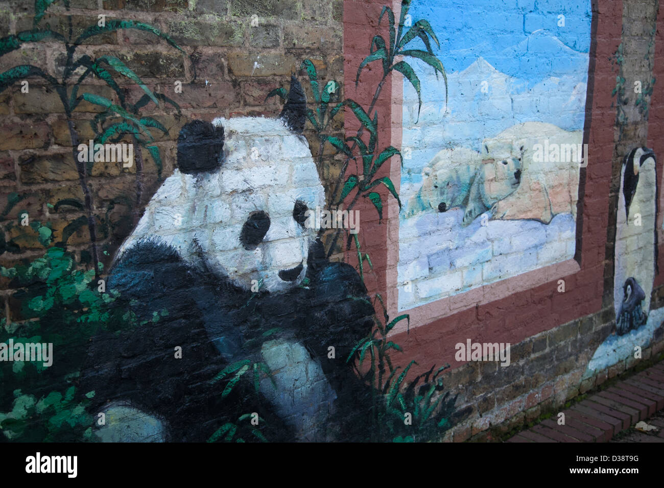 Zoo wall hi-res stock photography and images - Alamy