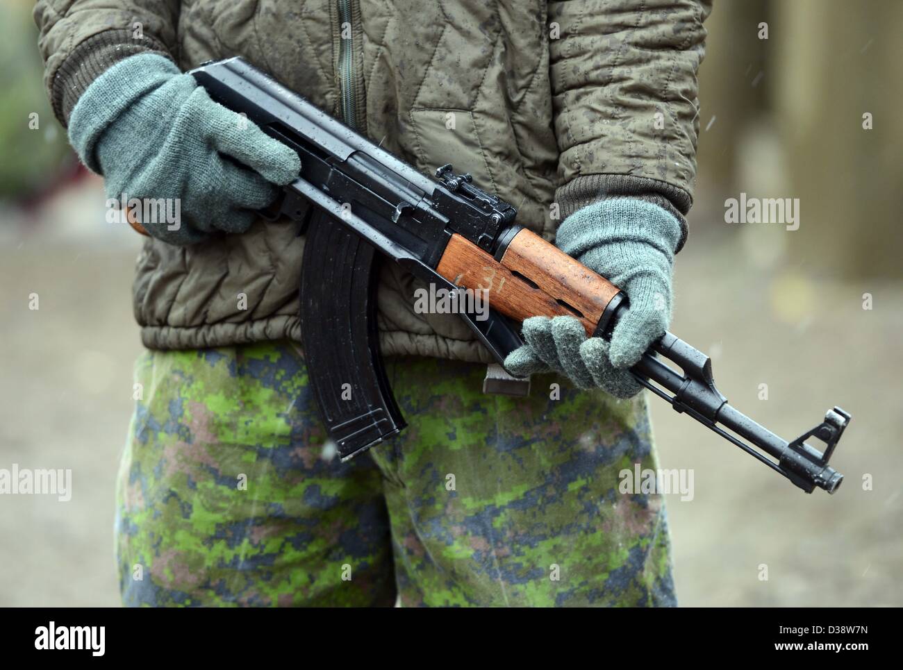 Kalashnikov hi-res stock photography and images - Alamy