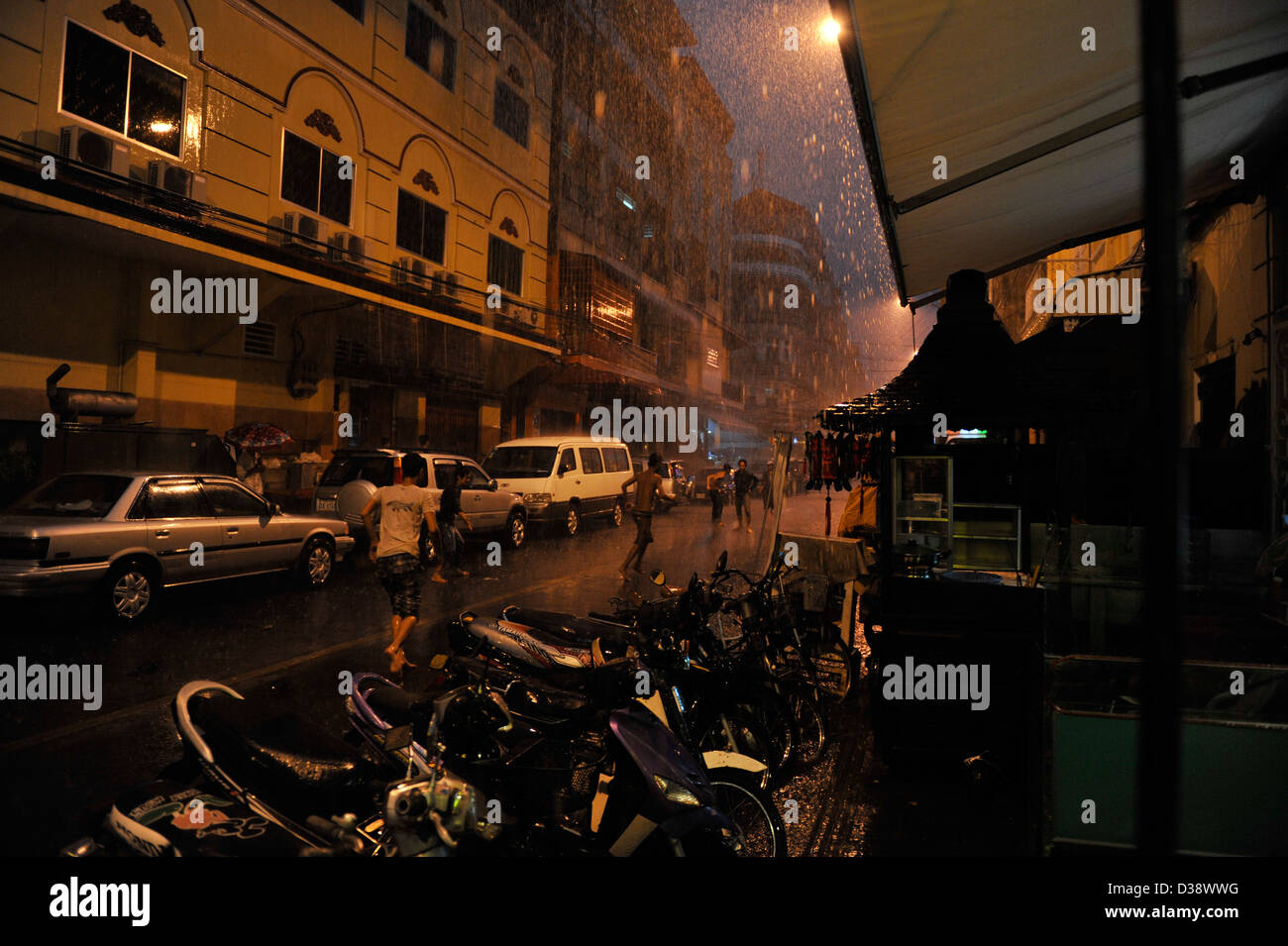 Flood chaos hi-res stock photography and images - Alamy