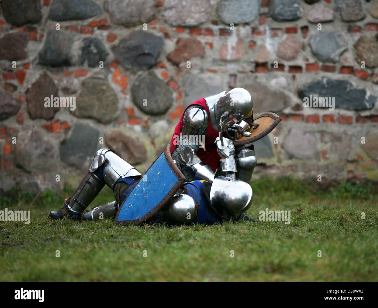 Struggle medieval knights. Show in Kaunas Stock Photo - Alamy