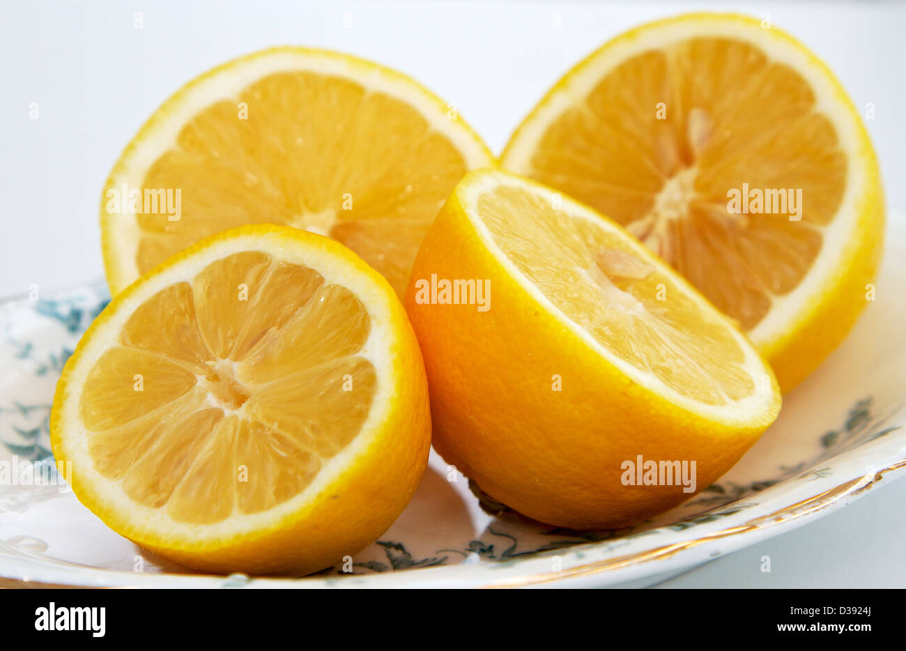 Lemons in plate hi-res stock photography and images - Alamy