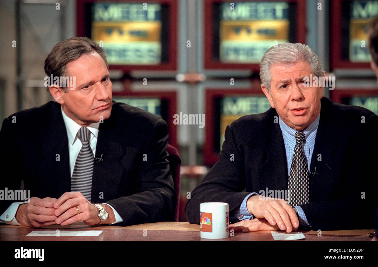 Investigative reporters of Watergate fame Bob Woodward (L) and Carl ...