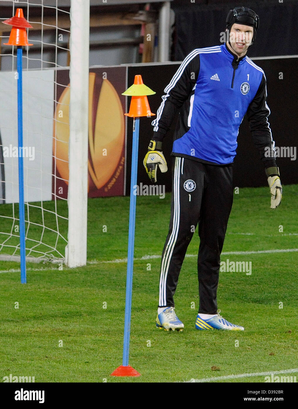 Chelsea goalkeeper Petr Cech pictured during training of his team in ...