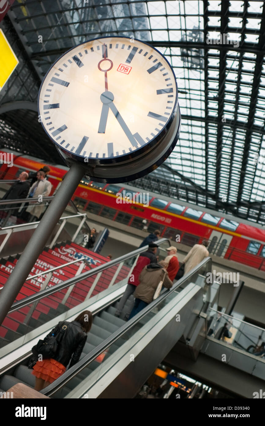 Berlin, Germany, station clock in the main station Stock Photo - Alamy