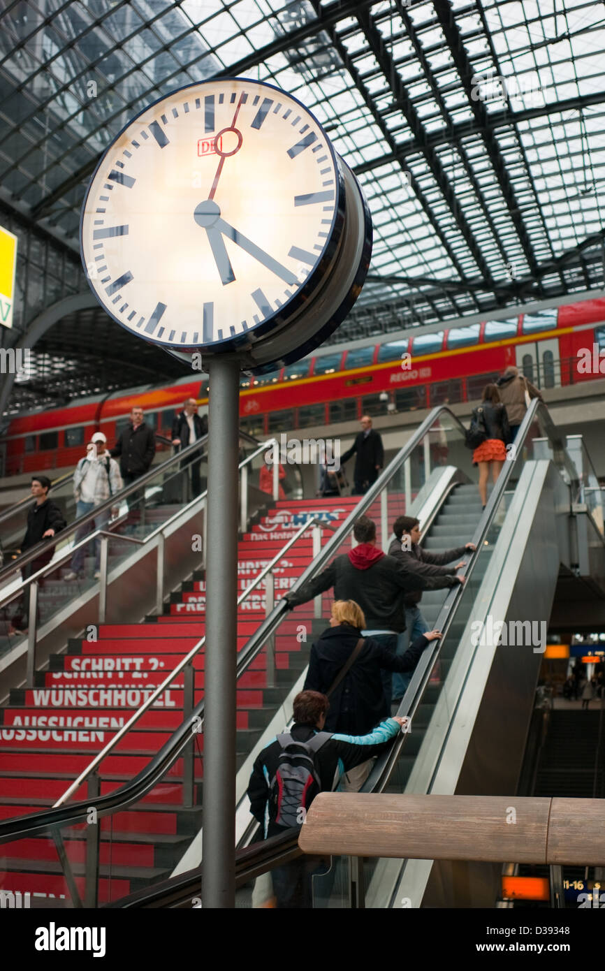 Berlin, Germany, station clock in the main station Stock Photo - Alamy