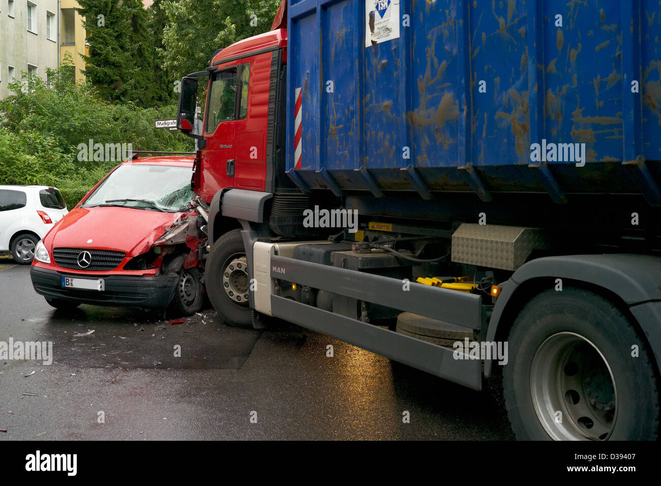 Berlin, Germany, accident, right of way when turning left ignored Stock ...