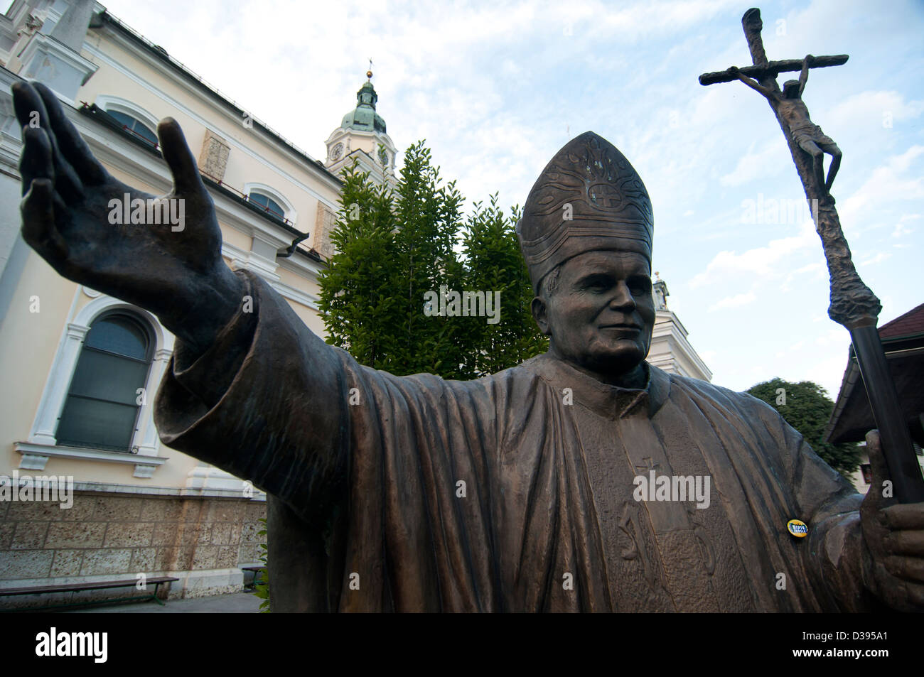 crucifix in popes hands Stock Photo - Alamy