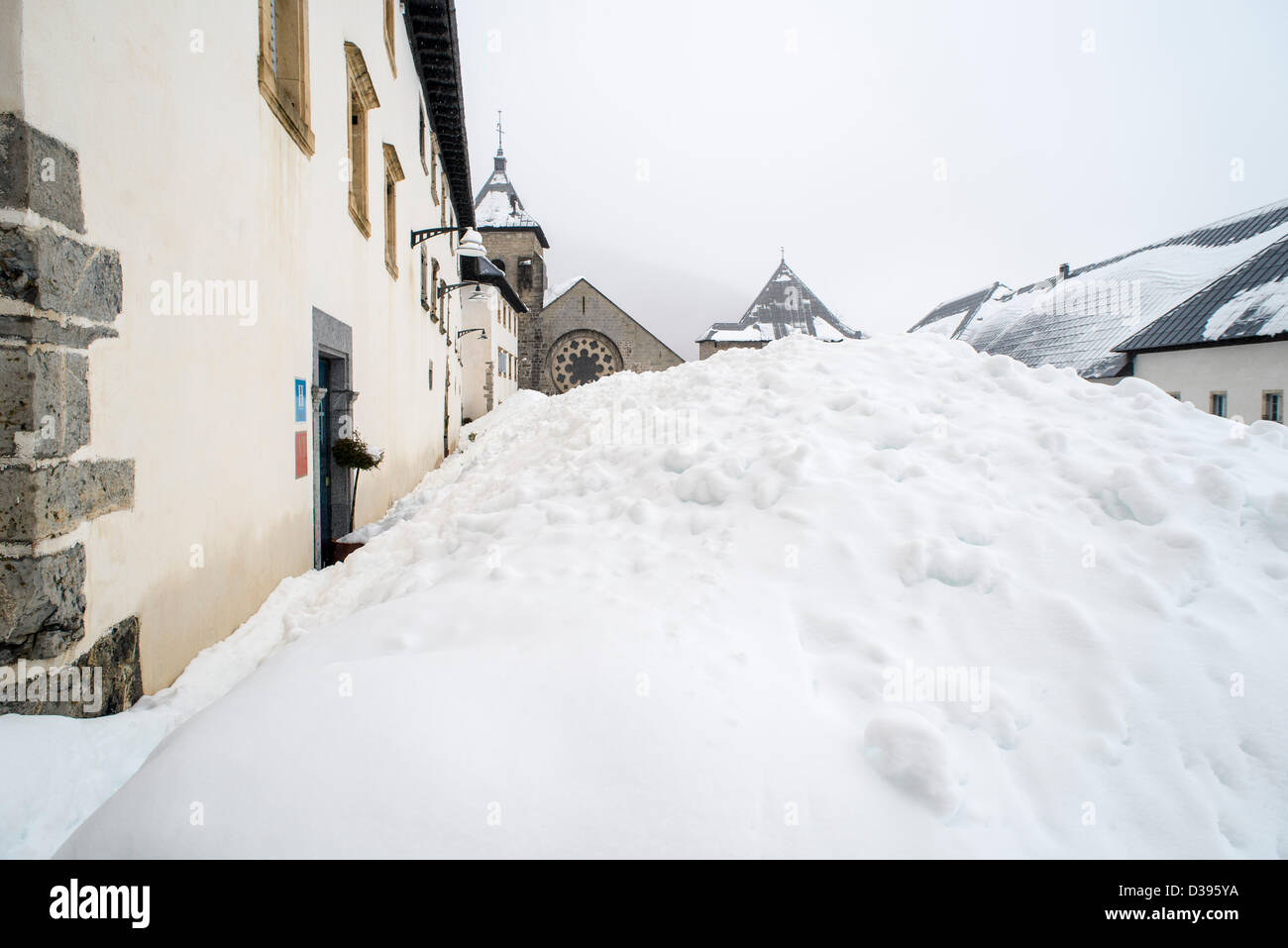 Roncesvalles hospital hi-res stock photography and images - Alamy