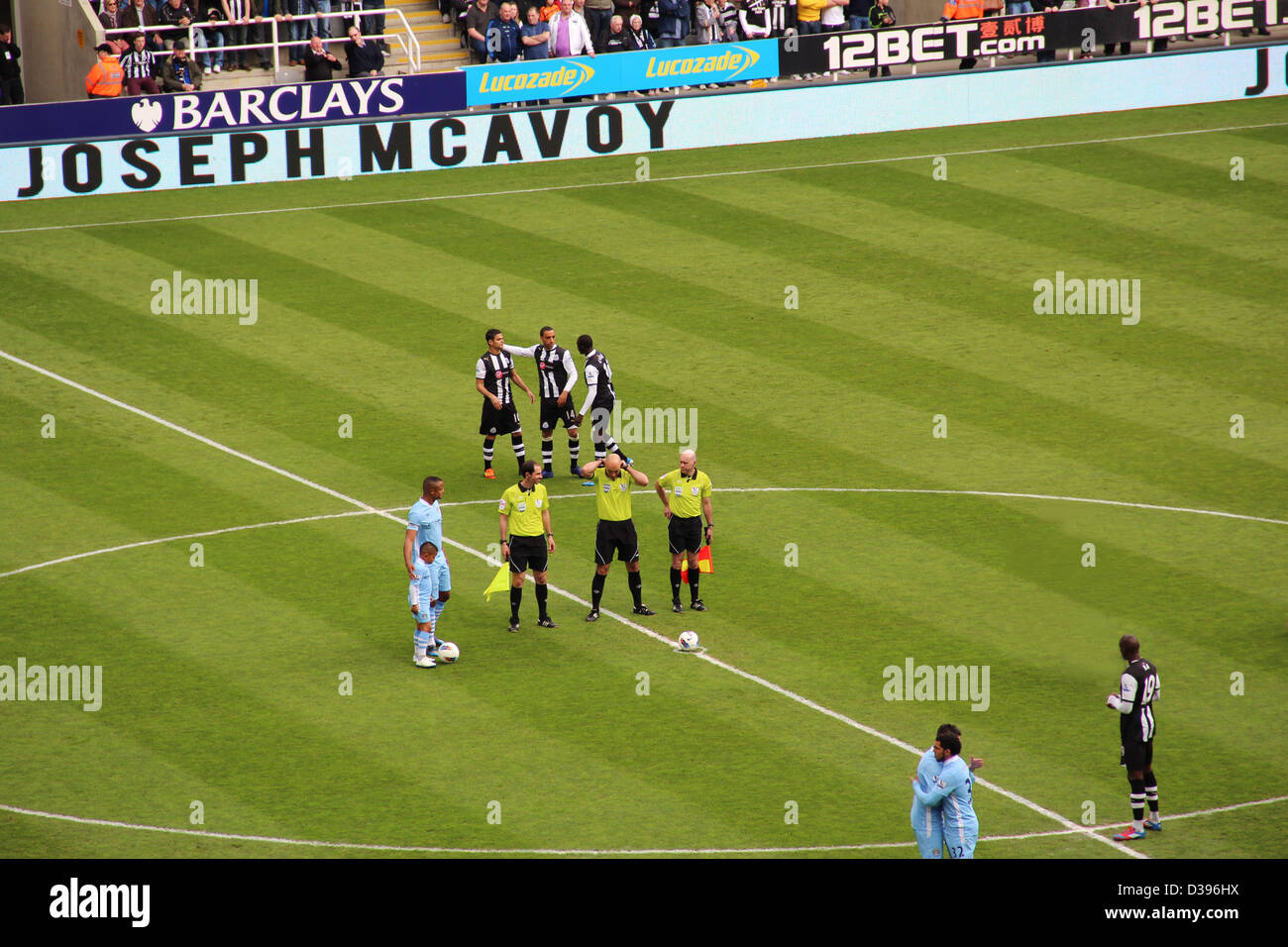 Kick off between Newcastle United v Manchester City at St James' Park ...