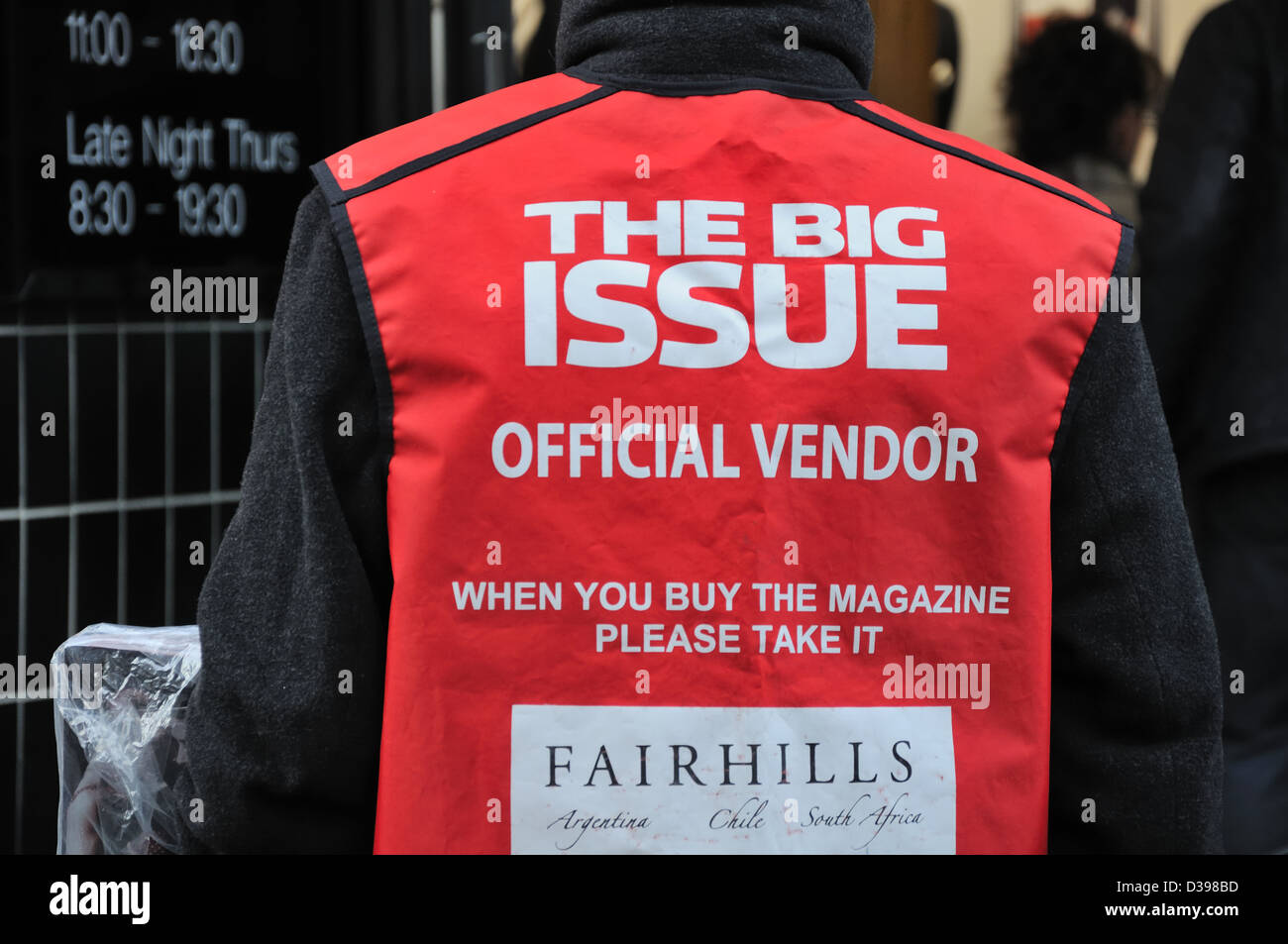 The big issue selling hawking hi-res stock photography and images - Alamy