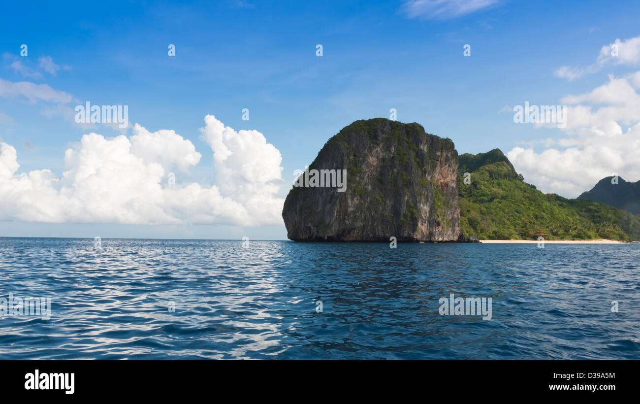 Landscape of blue deep sea Stock Photo - Alamy