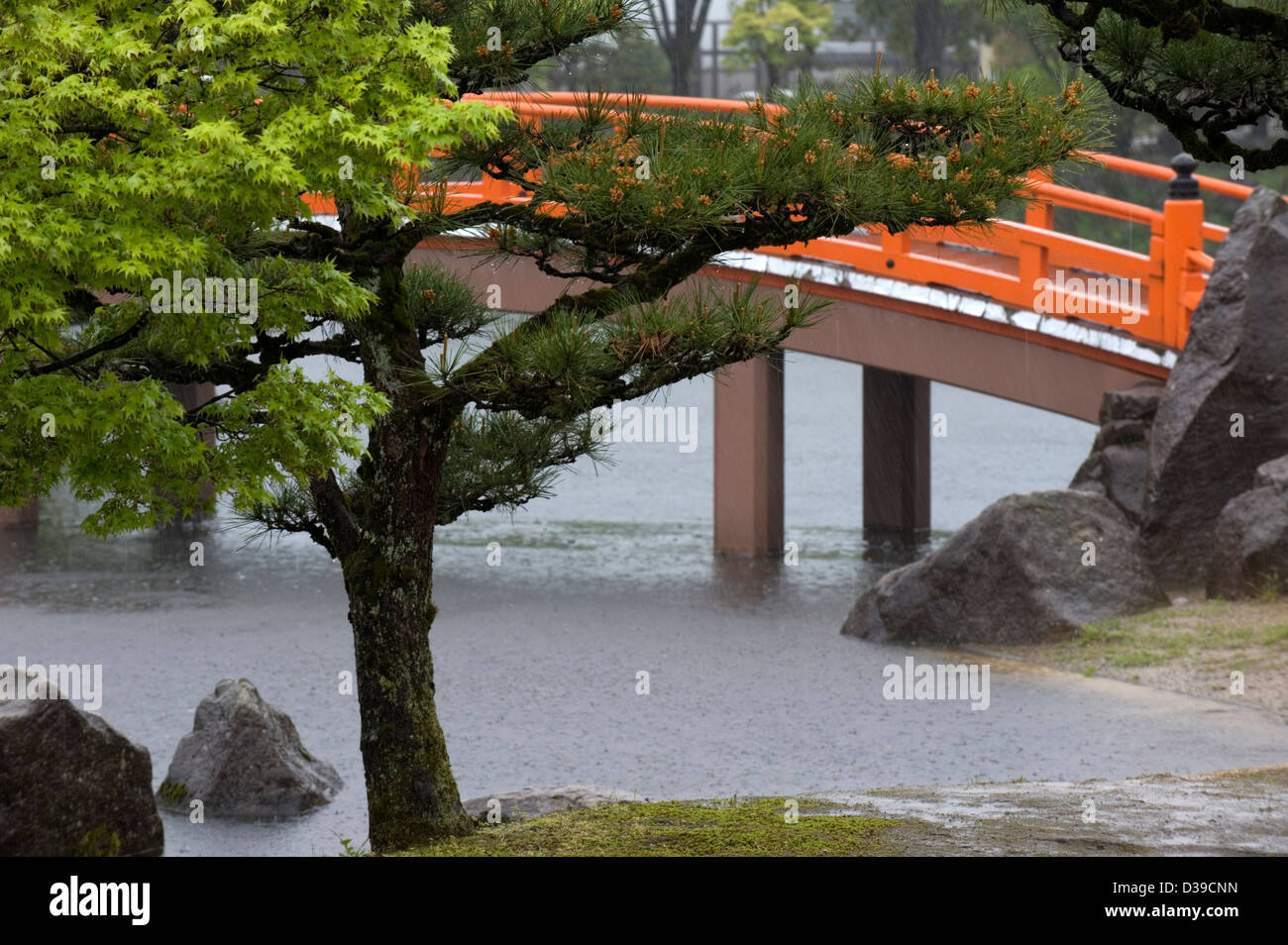 Japanese garden bridge hi-res stock photography and images - Alamy