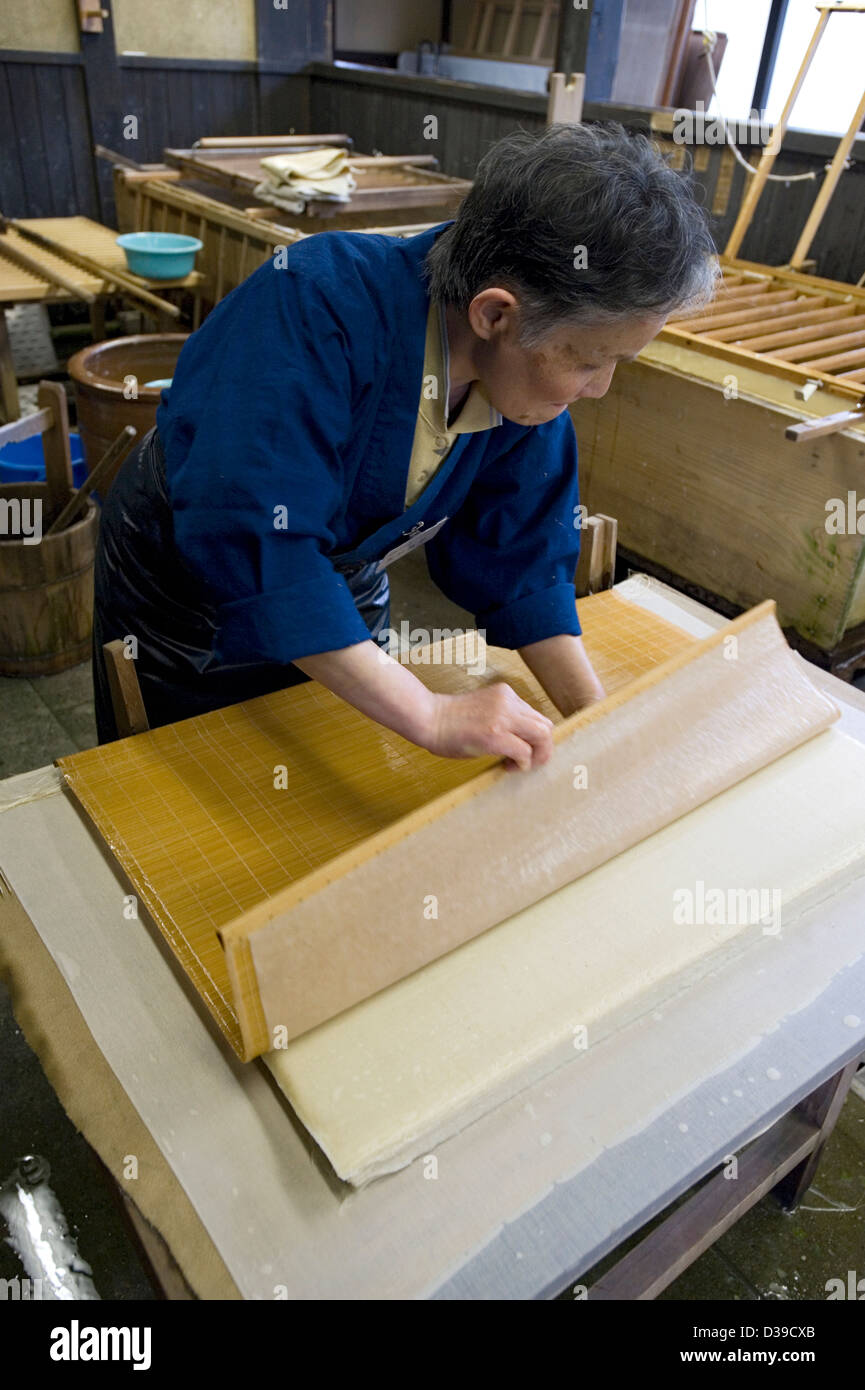 Japanese paper screen hi-res stock photography and images - Alamy