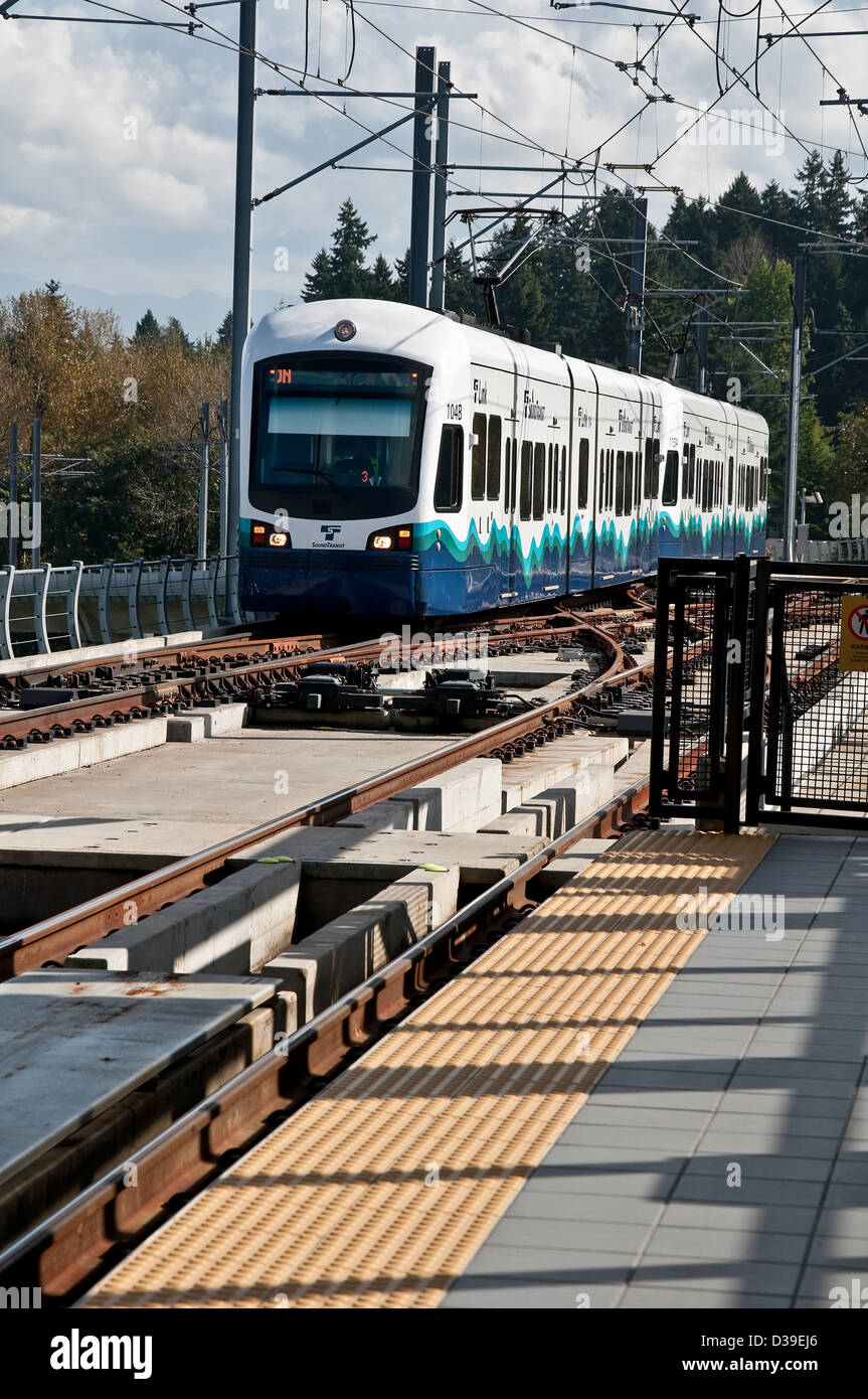Link lightrail station hi-res stock photography and images - Alamy