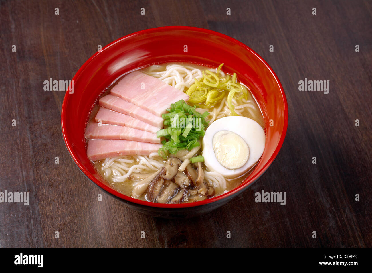 japanese ham noodles and mushroom Stock Photo - Alamy