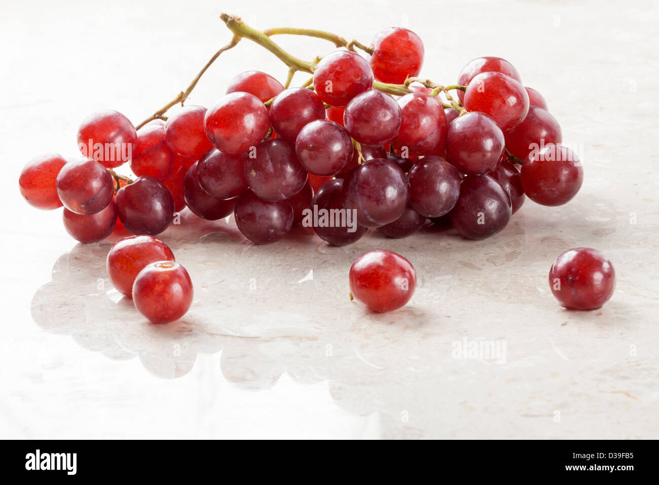 Grapes hi-res stock photography and images - Alamy