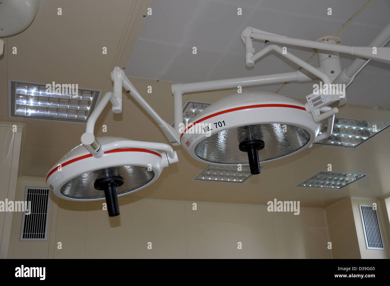The lights in the operating room Stock Photo - Alamy