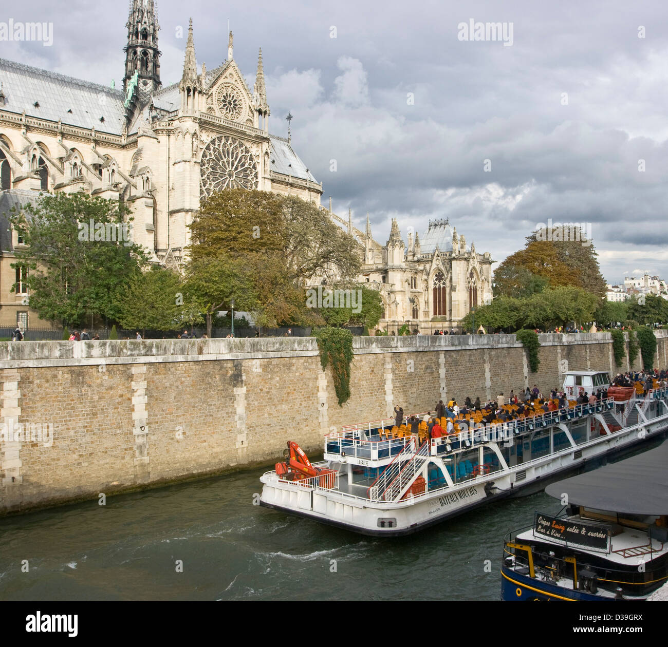 Bateau mouche sightseeing seine river cruise boat hi-res stock ...