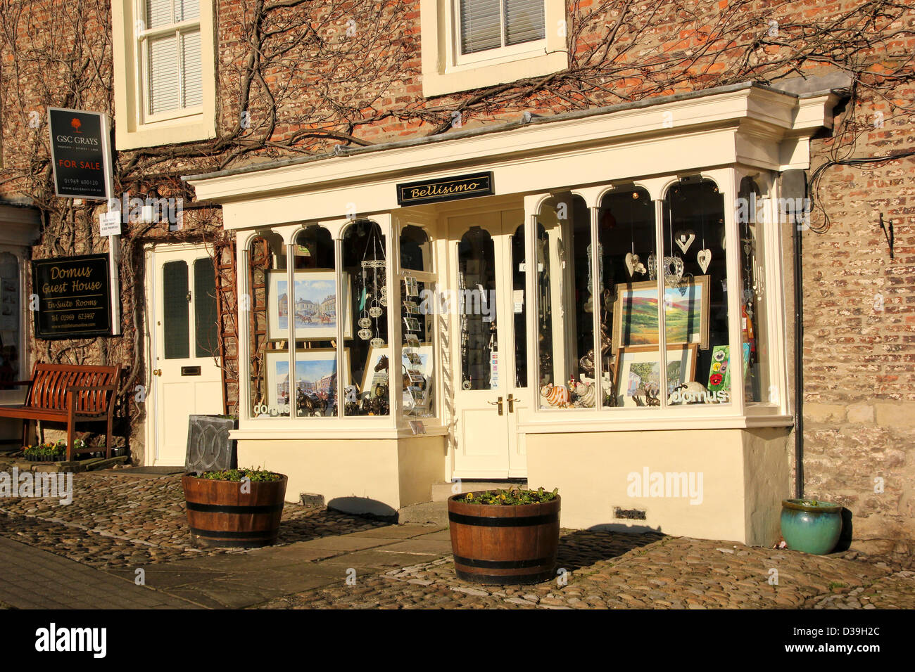 Middleham wensleydale north yorkshire hi-res stock photography and ...