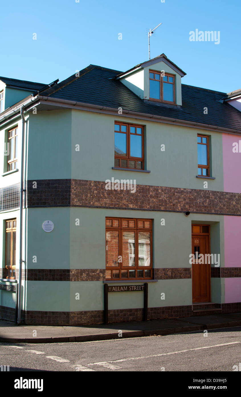 Corner buildings hi-res stock photography and images - Alamy