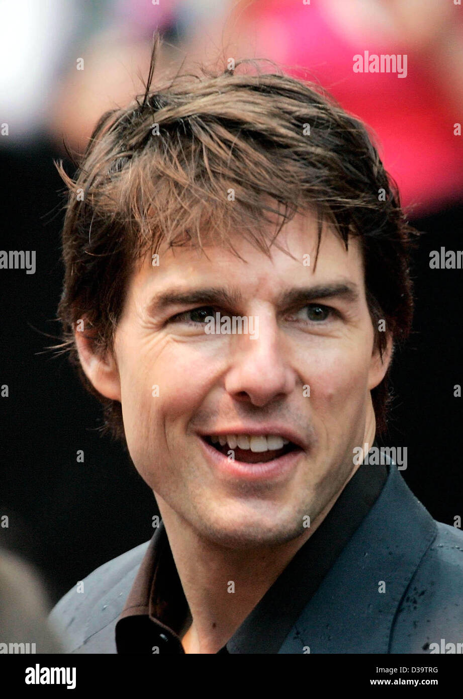 Tom cruise smiling hi-res stock photography and images - Alamy