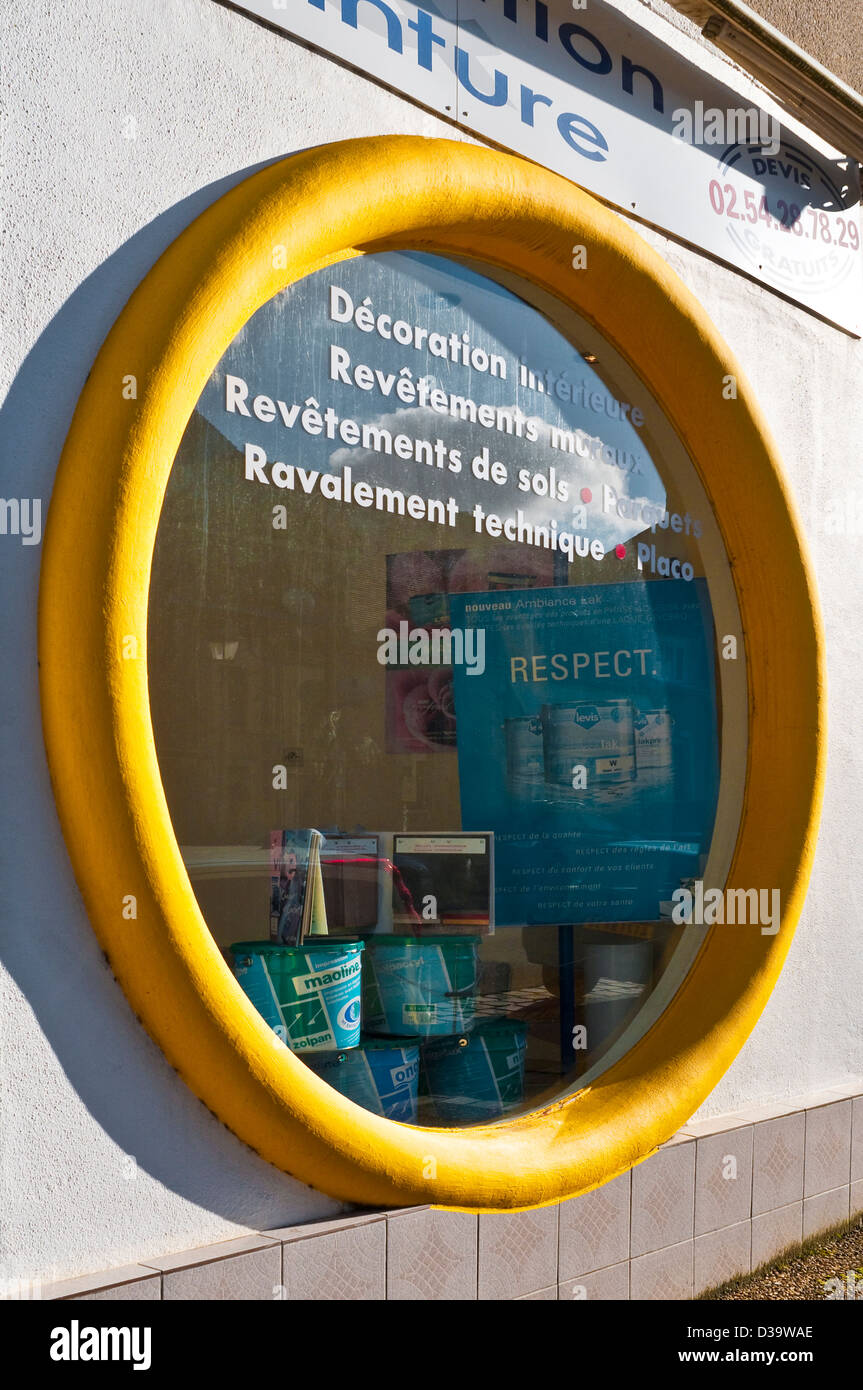 Yellow window frame hi-res stock photography and images - Alamy