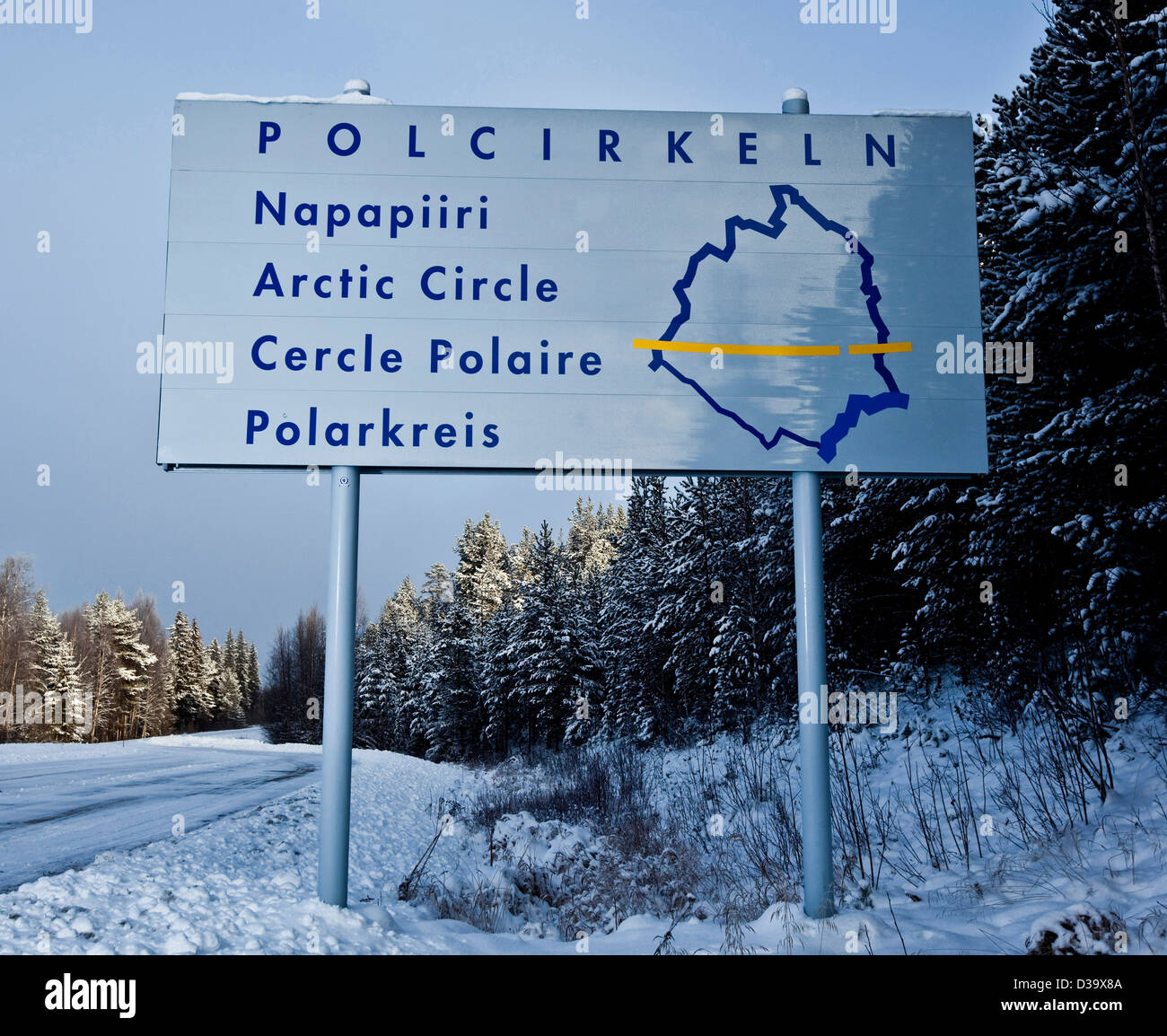 Arctic circle map hi-res stock photography and images - Alamy