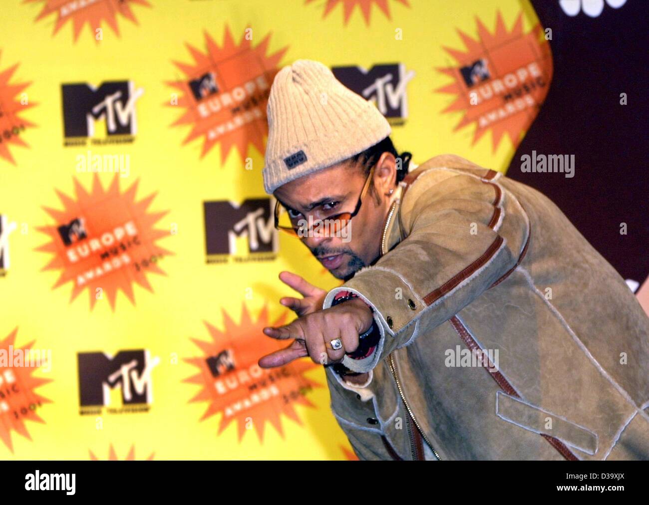 MTV awards ( dpa) - US rapper Shaggy poses during the MTV Europe Music ...