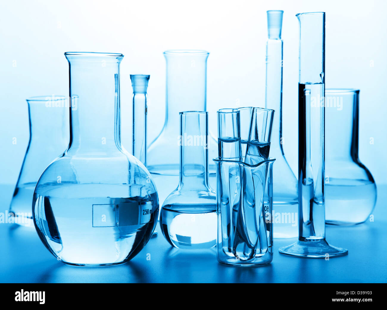 chemical laboratory glassware Stock Photo - Alamy