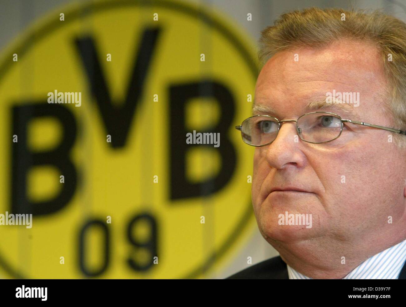 (dpa) - Gerd Niebaum, the President of the German Bundesliga soccer ...