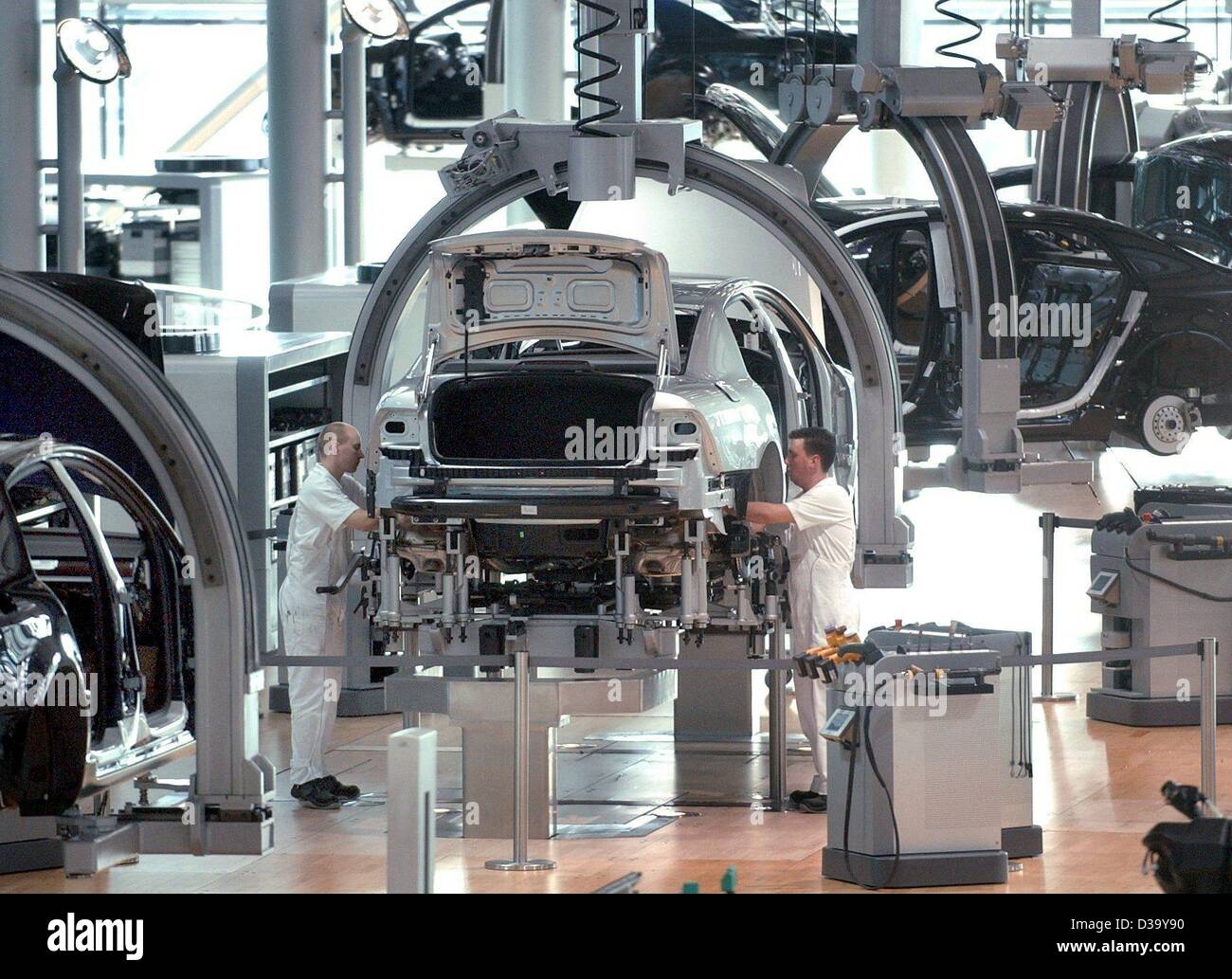 Economy business finance ebf transport volkswagen vw car phaeton ...